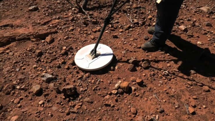 12 Best Professional Metal Detectors 2024 - FindUnique Treasures