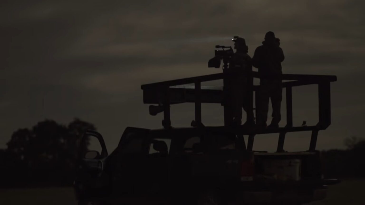 7 Of The Best Lights For Coyote Hunting At Night - Hunting Equipment
