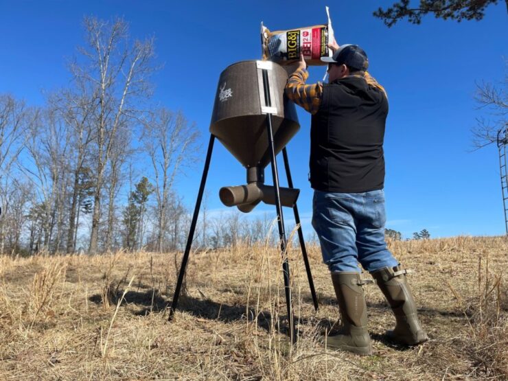 How Does Automatic Deer Feeder Work? 3 Things To Know - Base Outdoor