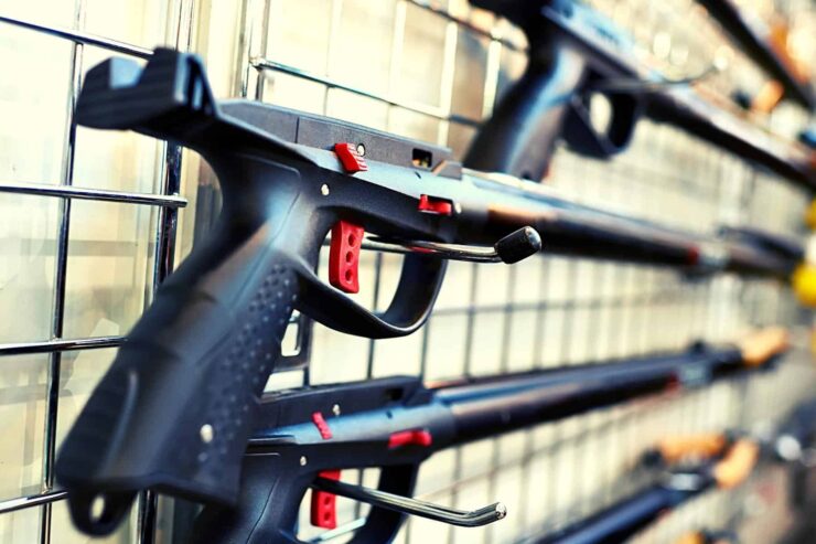 What To Look For In Your First Speargun For Spearfishing - Base Outdoor