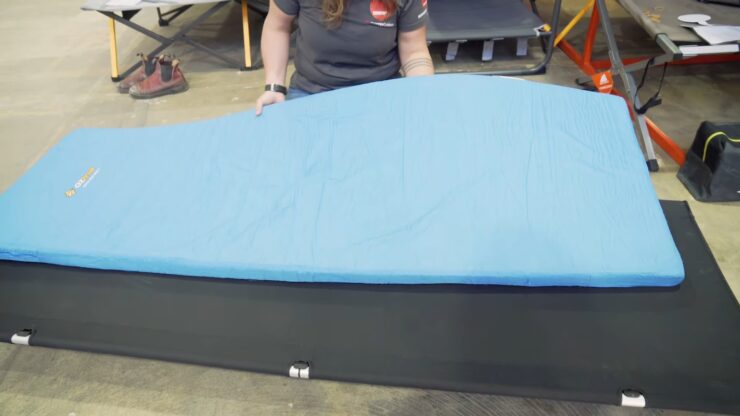 Camping Cots Versus Air Mattresses - Which One to Go for?