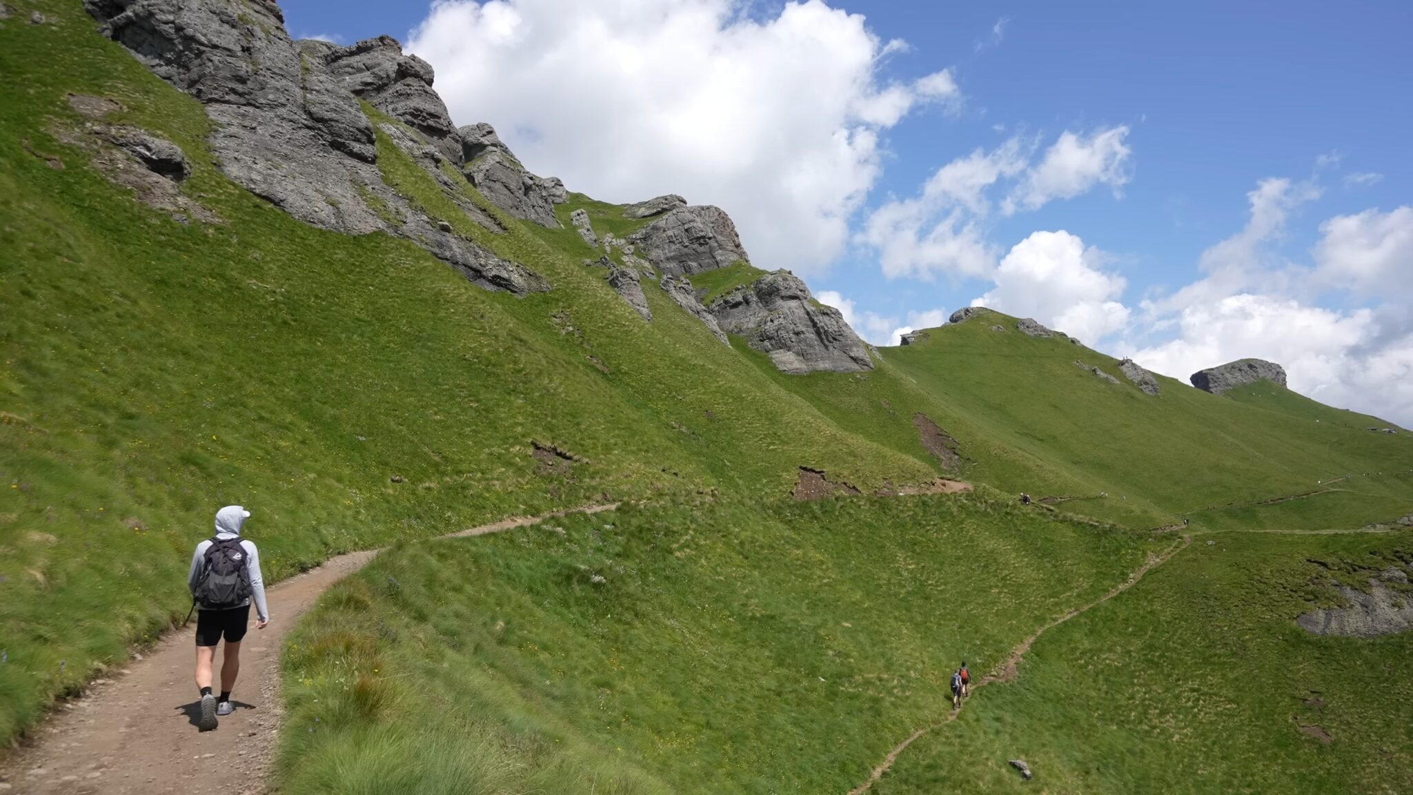 Things You Need to Have Before Going On a Hike - Hit the Trails ...